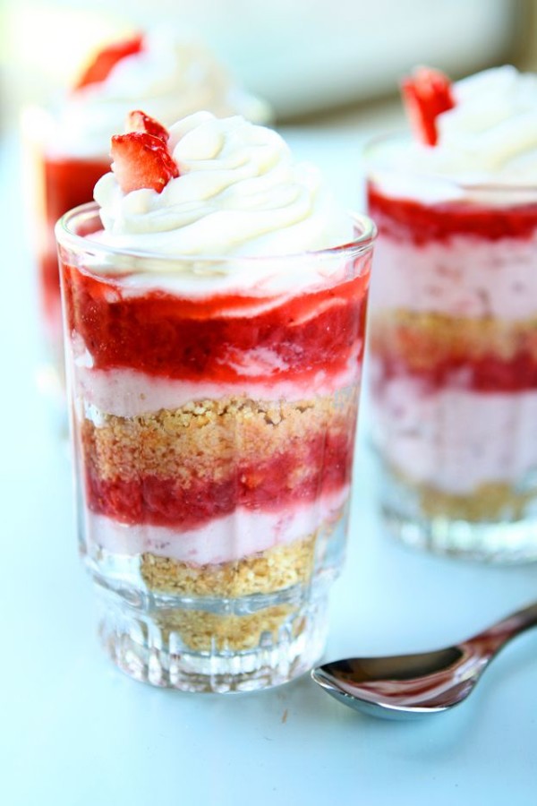 Strawberry Cream Parfait - Heavenly Home Cooking