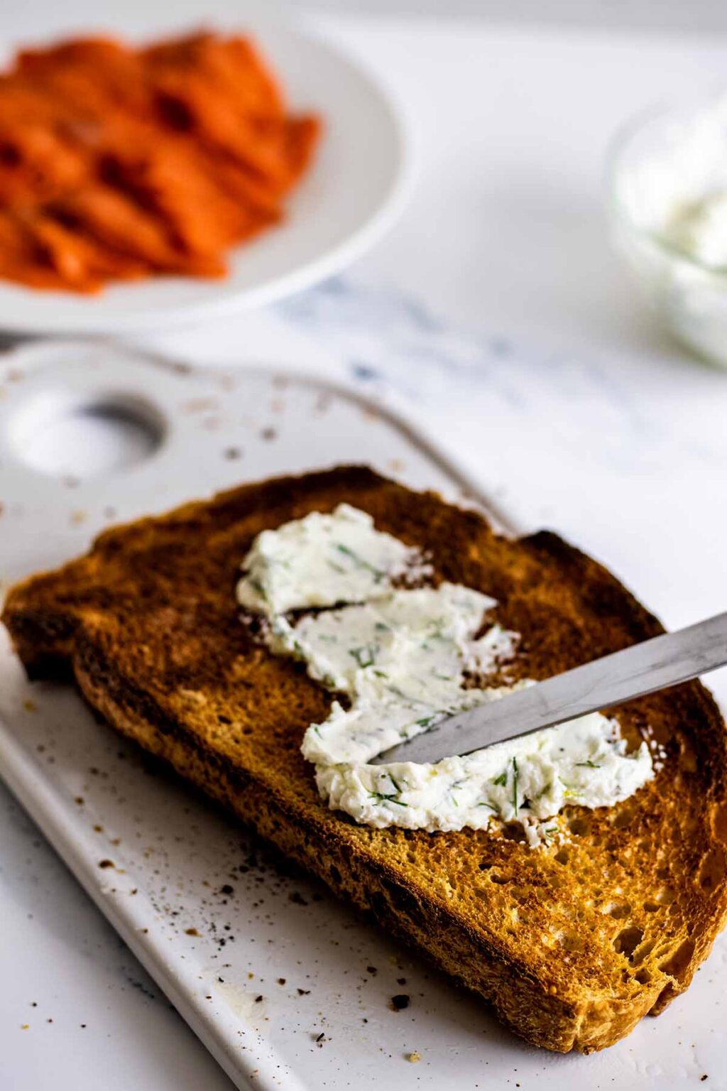 Smoked Salmon Toasts (Quick & Easy Recipe!) - Heavenly Home Cooking