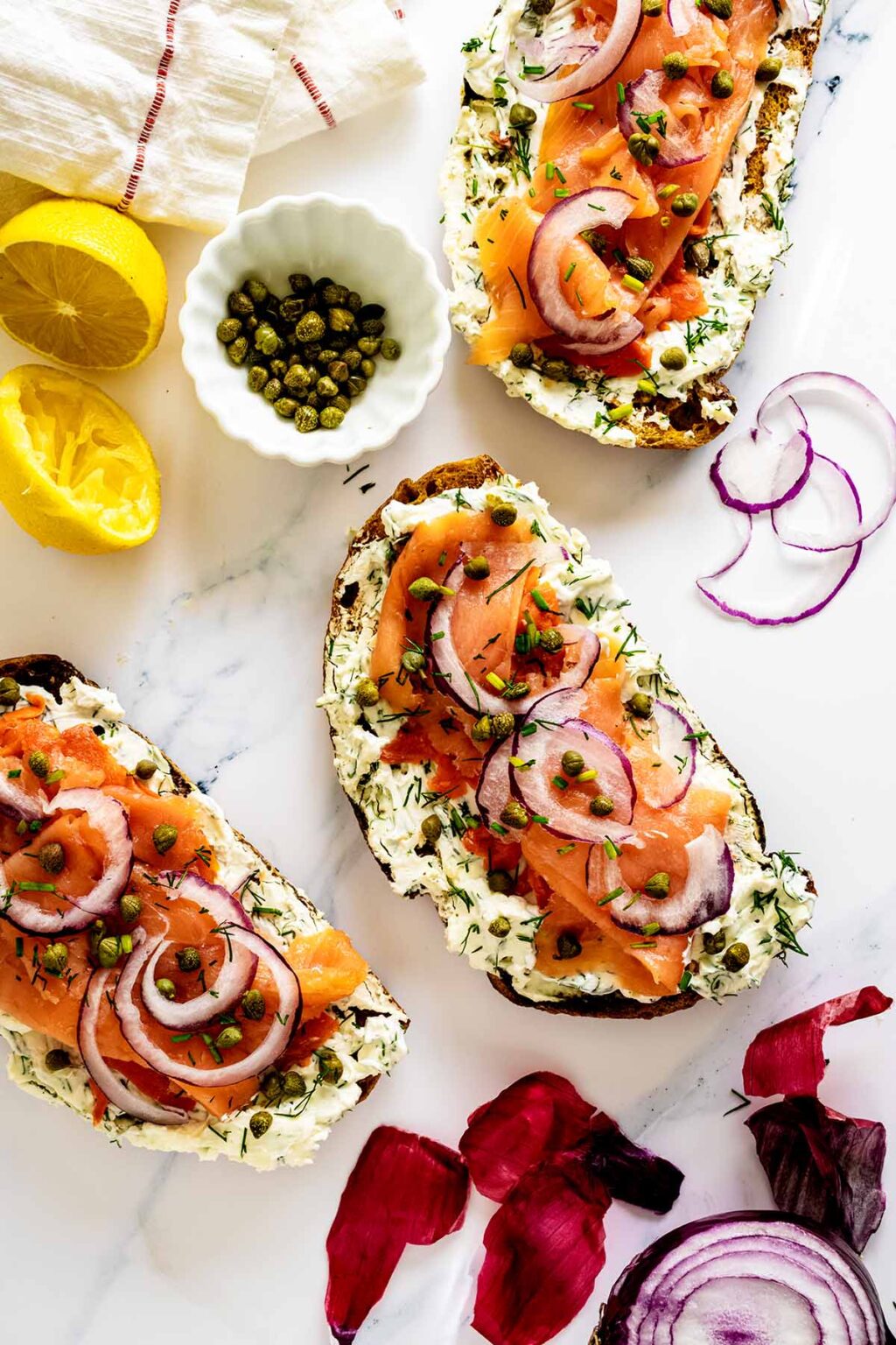 Smoked Salmon Toasts (Quick & Easy Recipe!) - Heavenly Home Cooking