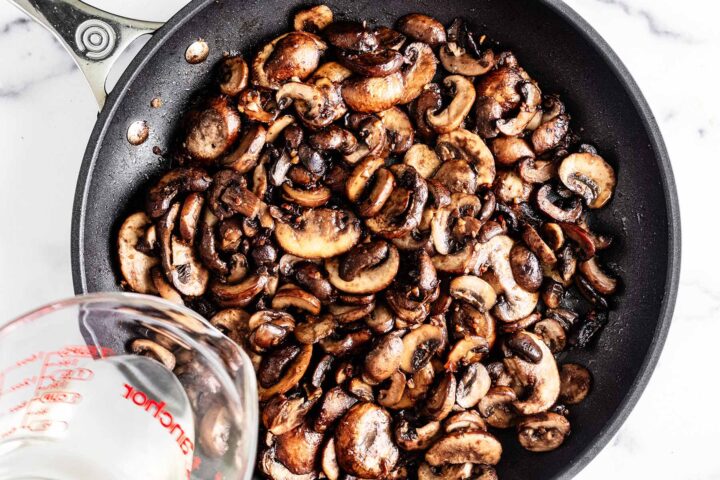 Garlic Butter Mushrooms (Done in 20 minutes or less!) - Heavenly Home ...