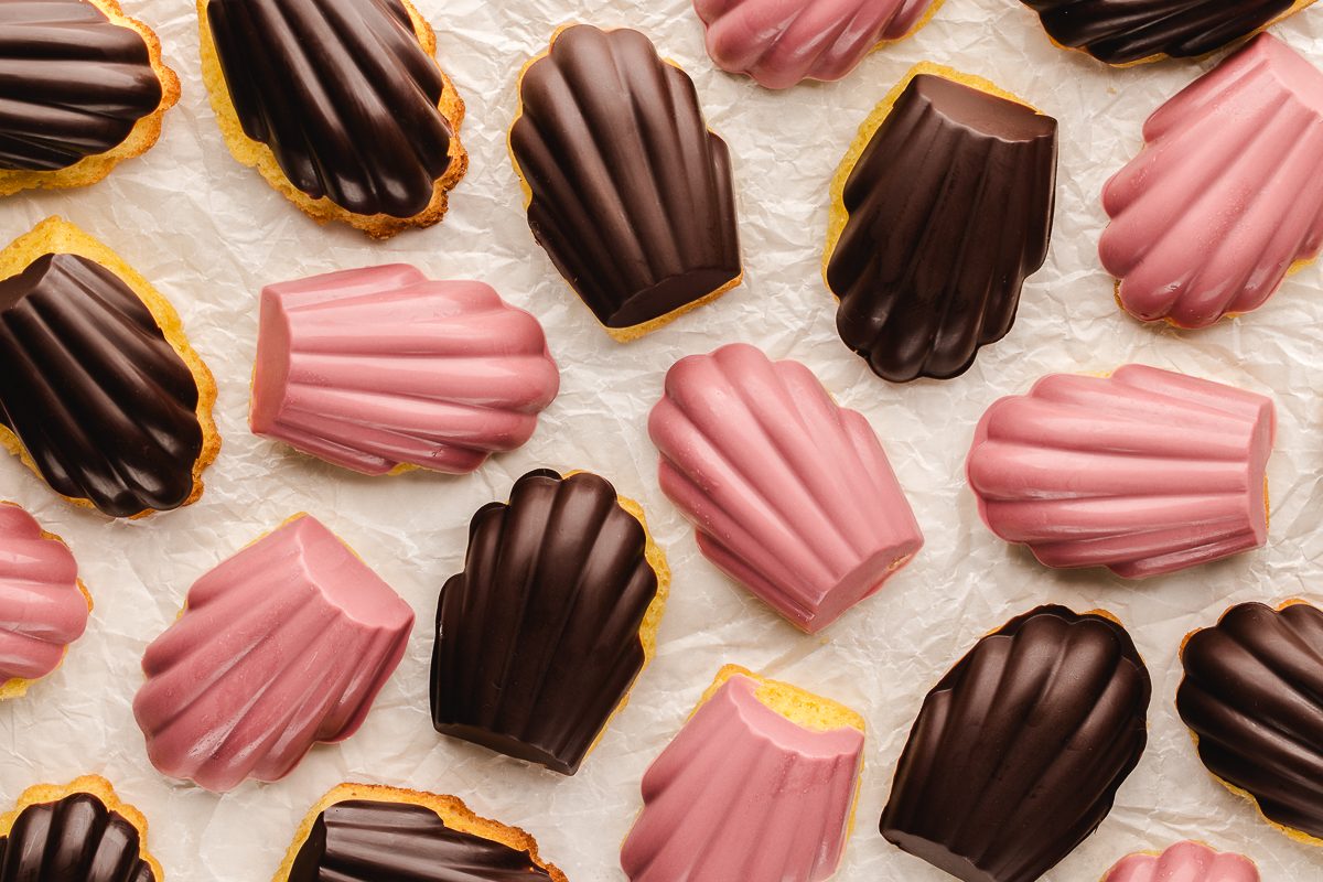 Bakery-Style Chocolate Dipped Madeleines (Easy Step-by-Step) - Heavenly ...